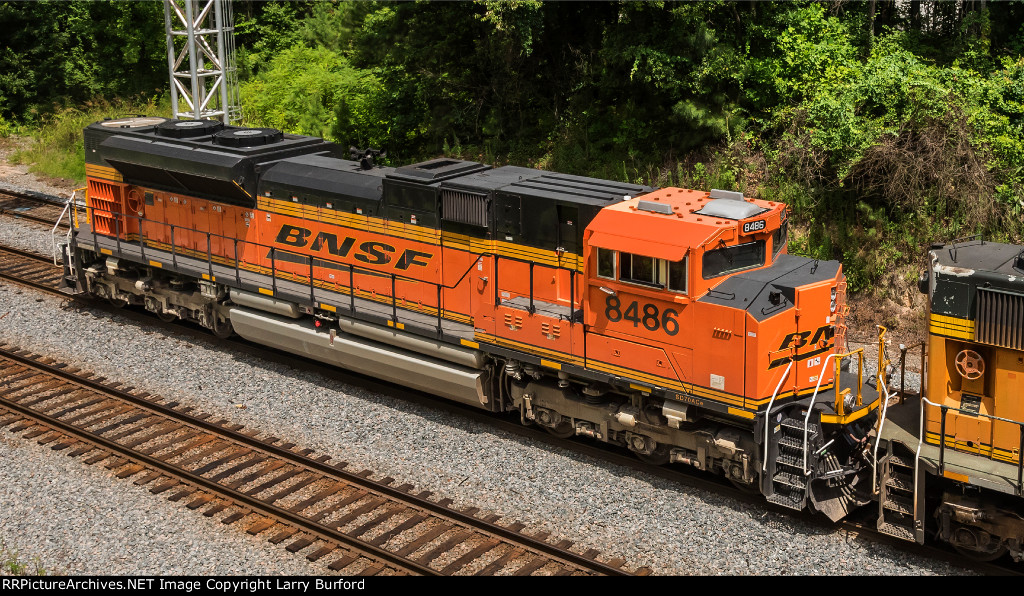 BNSF 8486